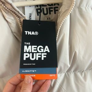 Aritzia | Jackets & Coats | Aritzia Mega Puff Jacket | Poshmark